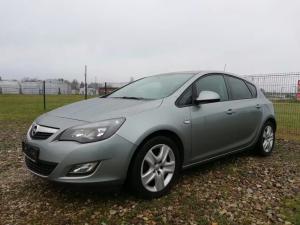 Grey Opel Astra 2011 in Saldus, with an engine capacity of 1.70 L and mileage of 208 thousand km for 4500 €, photo  on AUTOMOTO.COM.LV