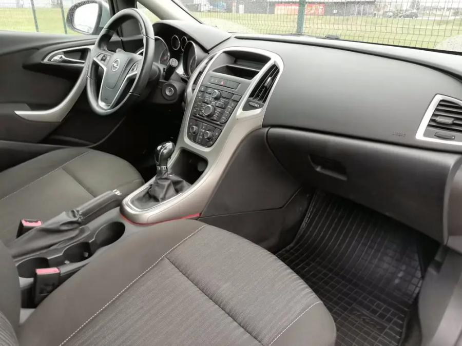 Pelēks Opel Astra 2011 Saldus, ar dzinēja tilpumu 1.70 L un nobraukumu 208 tūkst. km par 4500 €, foto 6 vietnē AUTOMOTO.COM.LV