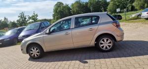 Grey Opel Astra 2011 in Valmiera, with an engine capacity of 1.40 L and mileage of 194 thousand km for 1500 €, photo 6 on AUTOMOTO.COM.LV