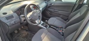 Grey Opel Astra 2011 in Valmiera, with an engine capacity of 1.40 L and mileage of 194 thousand km for 1500 €, photo 9 on AUTOMOTO.COM.LV