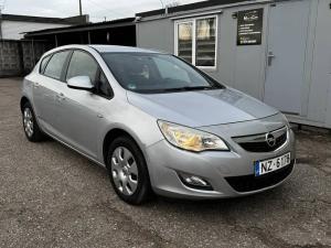 Grey Opel Astra 2011 in Daugavpils, with an engine capacity of 1.70 L and mileage of 313 thousand km for 2250 €, photo  on AUTOMOTO.COM.LV