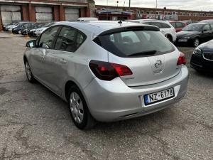 Grey Opel Astra 2011 in Daugavpils, with an engine capacity of 1.70 L and mileage of 313 thousand km for 2250 €, photo 5 on AUTOMOTO.COM.LV