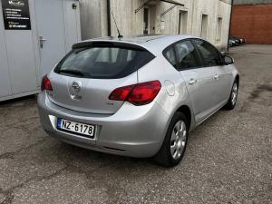 Grey Opel Astra 2011 in Daugavpils, with an engine capacity of 1.70 L and mileage of 313 thousand km for 2250 €, photo 7 on AUTOMOTO.COM.LV