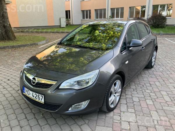 Pelēks Opel Astra 2011 Jelgava, ar dzinēja tilpumu 1.60 L un nobraukumu 230 tūkst. km par 2650 €, foto 2 vietnē AUTOMOTO.COM.LV