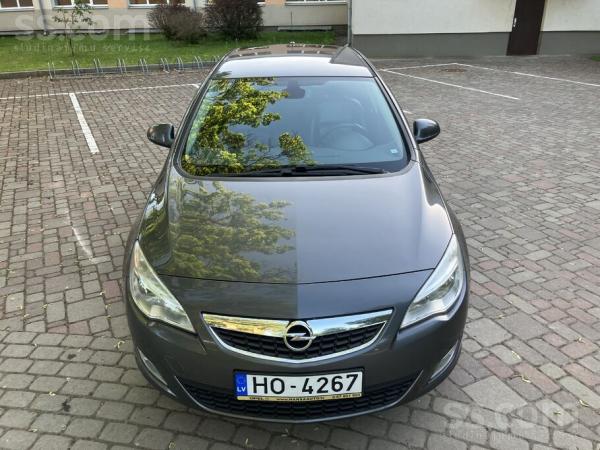 Pelēks Opel Astra 2011 Jelgava, ar dzinēja tilpumu 1.60 L un nobraukumu 230 tūkst. km par 2650 €, foto 3 vietnē AUTOMOTO.COM.LV