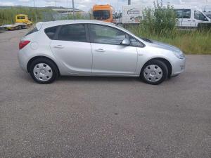Pelēks Opel Astra 2011 Marijampole, ar dzinēja tilpumu 1.40 L un nobraukumu 247 tūkst. km par 3099 €, foto 7 vietnē AUTOMOTO.COM.LV