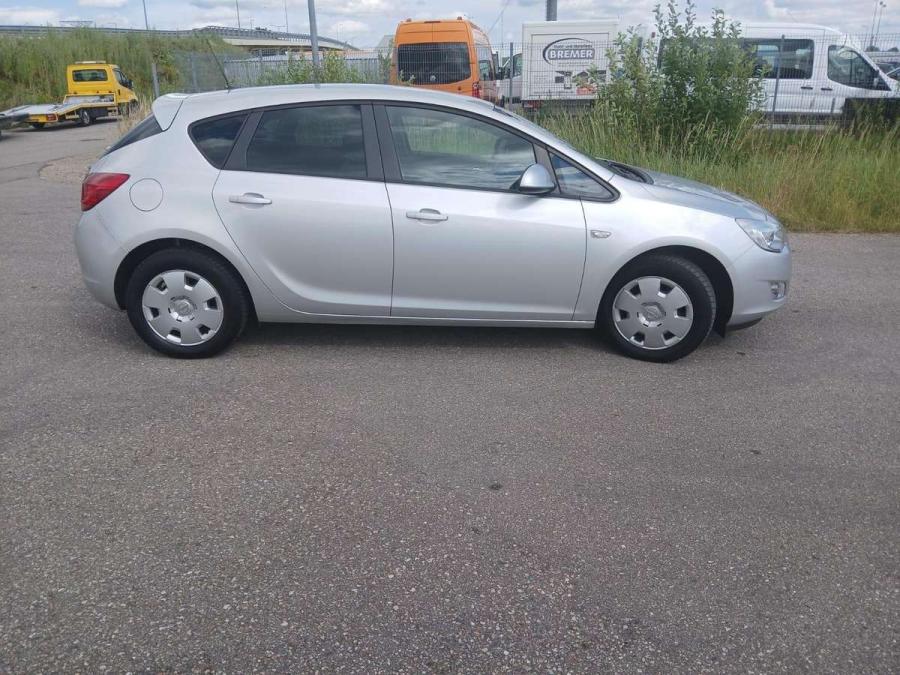 Pelēks Opel Astra 2011 Marijampole, ar dzinēja tilpumu 1.40 L un nobraukumu 247 tūkst. km par 3099 €, foto 7 vietnē AUTOMOTO.COM.LV