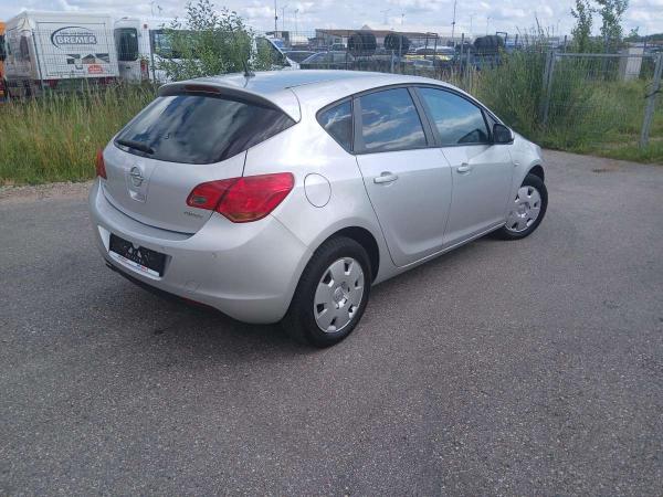 Pelēks Opel Astra 2011 Marijampole, ar dzinēja tilpumu 1.40 L un nobraukumu 247 tūkst. km par 3099 €, foto 7 vietnē AUTOMOTO.COM.LV