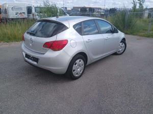 Pelēks Opel Astra 2011 Marijampole, ar dzinēja tilpumu 1.40 L un nobraukumu 247 tūkst. km par 3099 €, foto 8 vietnē AUTOMOTO.COM.LV