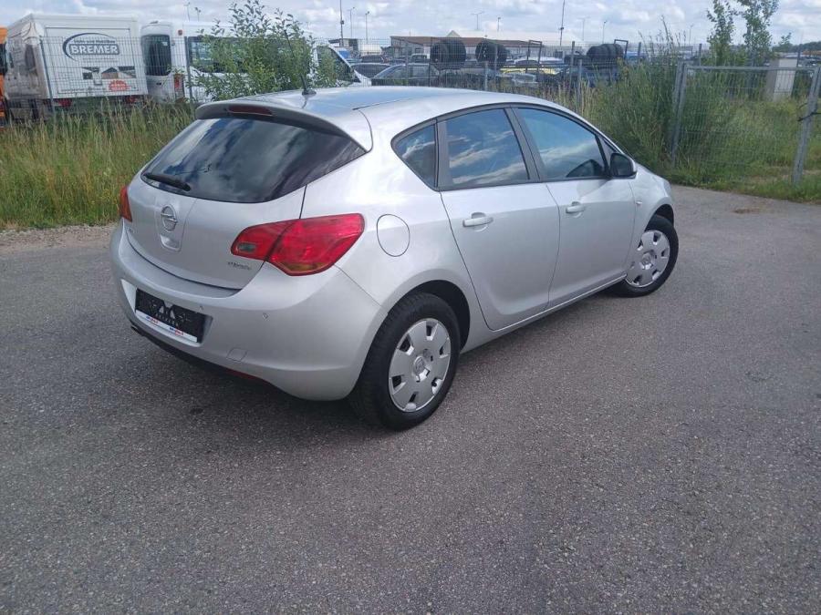 Pelēks Opel Astra 2011 Marijampole, ar dzinēja tilpumu 1.40 L un nobraukumu 247 tūkst. km par 3099 €, foto 8 vietnē AUTOMOTO.COM.LV