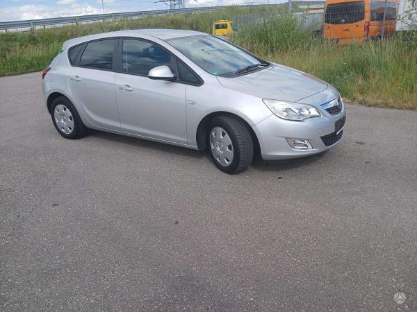 Pelēks Opel Astra 2011 Marijampole, ar dzinēja tilpumu 1.40 L un nobraukumu 247 tūkst. km par 3099 €, foto 8 vietnē AUTOMOTO.COM.LV
