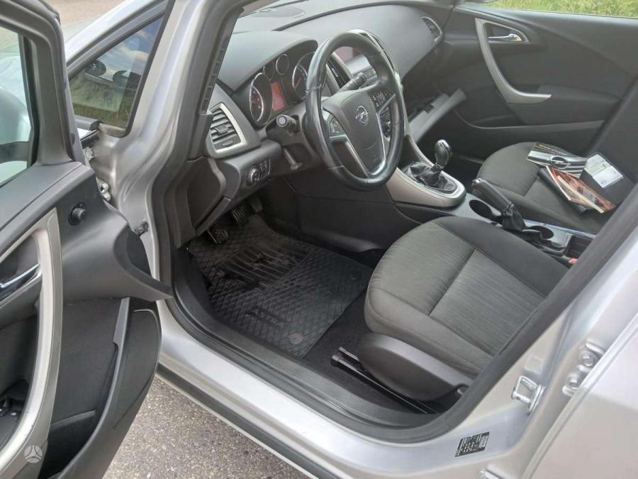 Pelēks Opel Astra 2011 Marijampole, ar dzinēja tilpumu 1.40 L un nobraukumu 247 tūkst. km par 3099 €, foto 11 vietnē AUTOMOTO.COM.LV