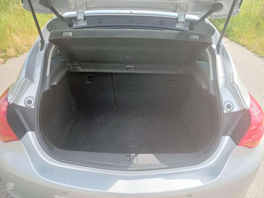 Pelēks Opel Astra 2011 Marijampole, ar dzinēja tilpumu 1.40 L un nobraukumu 247 tūkst. km par 3099 €, foto 12 vietnē AUTOMOTO.COM.LV