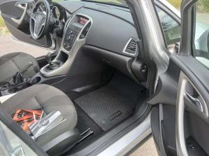 Pelēks Opel Astra 2011 Marijampole, ar dzinēja tilpumu 1.40 L un nobraukumu 247 tūkst. km par 3099 €, foto 14 vietnē AUTOMOTO.COM.LV