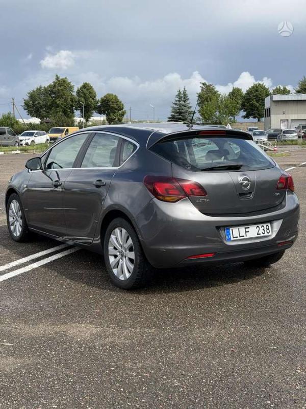 Pelēks Opel Astra 2011 Kėdainiai, ar dzinēja tilpumu 1.69 L un nobraukumu 257 tūkst. km par 2400 €, foto 4 vietnē AUTOMOTO.COM.LV