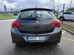 Pelēks Opel Astra 2011 Viļņa, ar dzinēja tilpumu 1.69 L un nobraukumu 400 tūkst. km par 890 €, foto 5 vietnē AUTOMOTO.COM.LV