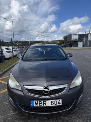 Pelēks Opel Astra 2011 Viļņa, ar dzinēja tilpumu 1.69 L un nobraukumu 400 tūkst. km par 890 €, foto 8 vietnē AUTOMOTO.COM.LV
