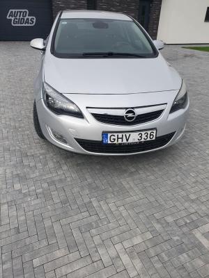 Grey Opel Astra 2011 in Jonava, with an engine capacity of 1.70 L and mileage of 233 thousand km for 3000 €, photo 8 on AUTOMOTO.COM.LV