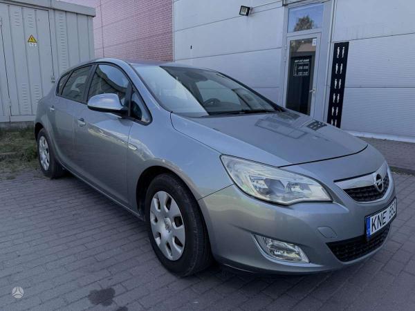 Grey Opel Astra 2011 in Marijampole, with an engine capacity of 1.69 L and mileage of 333 thousand km for 2700 €, photo 1 on AUTOMOTO.COM.LV