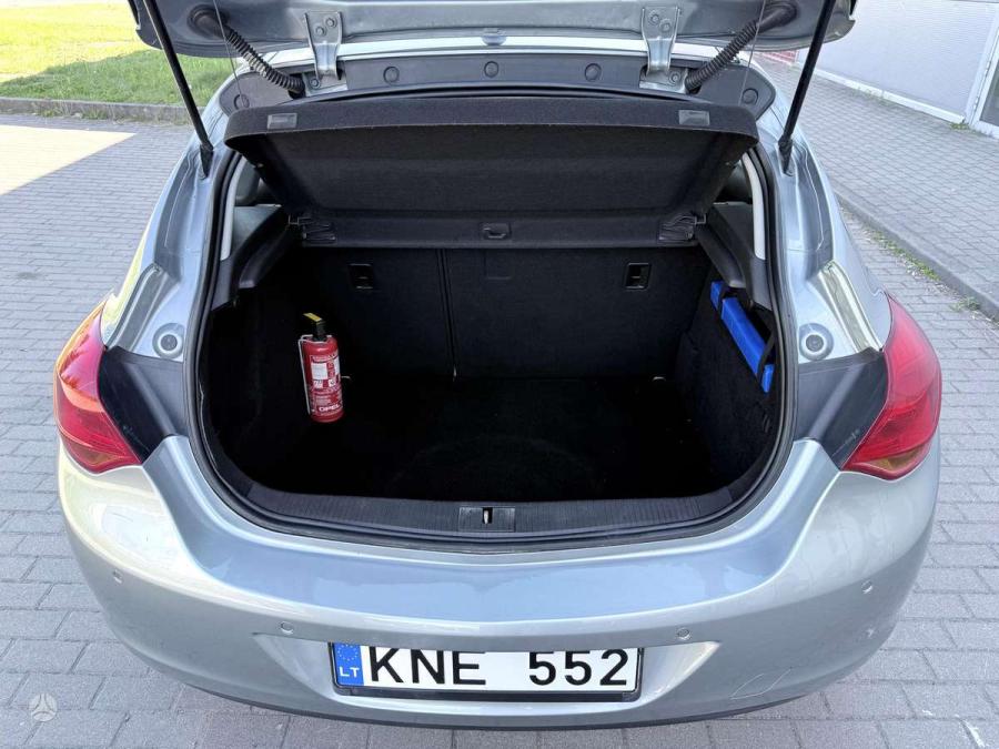 Pelēks Opel Astra 2011 Marijampole, ar dzinēja tilpumu 1.69 L un nobraukumu 333 tūkst. km par 2700 €, foto 9 vietnē AUTOMOTO.COM.LV