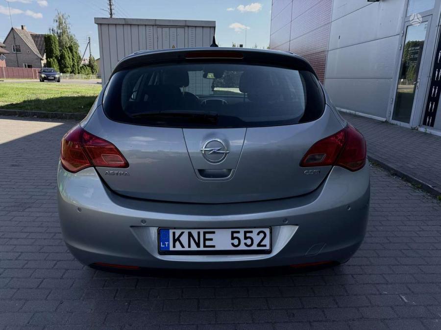 Pelēks Opel Astra 2011 Marijampole, ar dzinēja tilpumu 1.69 L un nobraukumu 333 tūkst. km par 2700 €, foto 10 vietnē AUTOMOTO.COM.LV