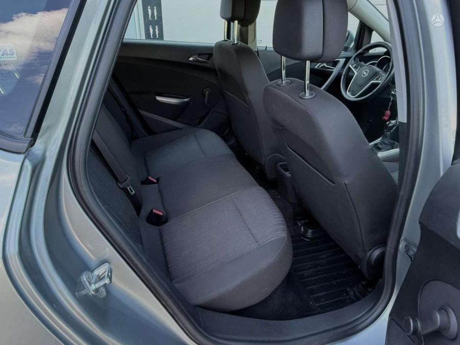 Pelēks Opel Astra 2011 Marijampole, ar dzinēja tilpumu 1.69 L un nobraukumu 333 tūkst. km par 2700 €, foto 16 vietnē AUTOMOTO.COM.LV