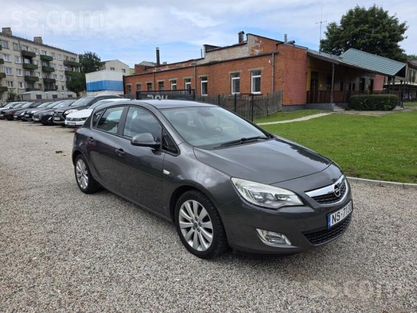 Pelēks Opel Astra 2011 Ventspils, ar dzinēja tilpumu 1.30 L un nobraukumu 235 tūkst. km par 3590 €, foto 3 vietnē AUTOMOTO.COM.LV