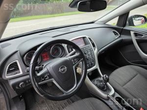 Grey Opel Astra 2011 in Ventspils, with an engine capacity of 1.30 L and mileage of 235 thousand km for 3590 €, photo 11 on AUTOMOTO.COM.LV