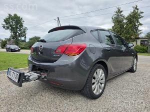 Grey Opel Astra 2011 in Ventspils, with an engine capacity of 1.30 L and mileage of 235 thousand km for 3590 €, photo 18 on AUTOMOTO.COM.LV