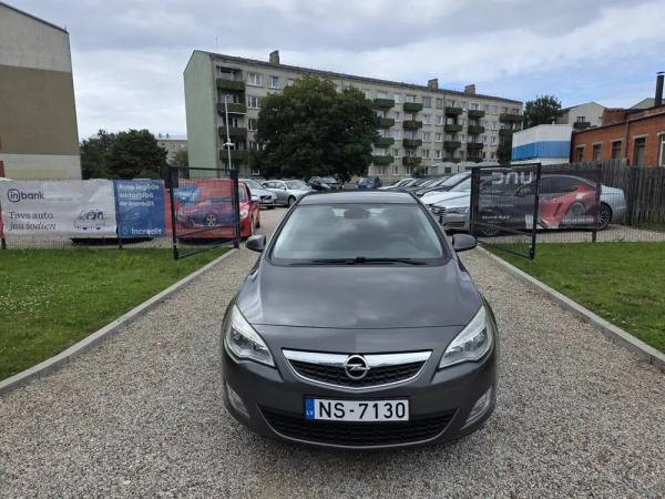 Pelēks Opel Astra 2011 Ventspils, ar dzinēja tilpumu 1.30 L un nobraukumu 235 tūkst. km par 3590 €, foto 2 vietnē AUTOMOTO.COM.LV