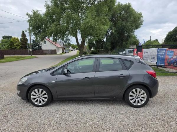 Pelēks Opel Astra 2011 Ventspils, ar dzinēja tilpumu 1.30 L un nobraukumu 235 tūkst. km par 3590 €, foto 4 vietnē AUTOMOTO.COM.LV