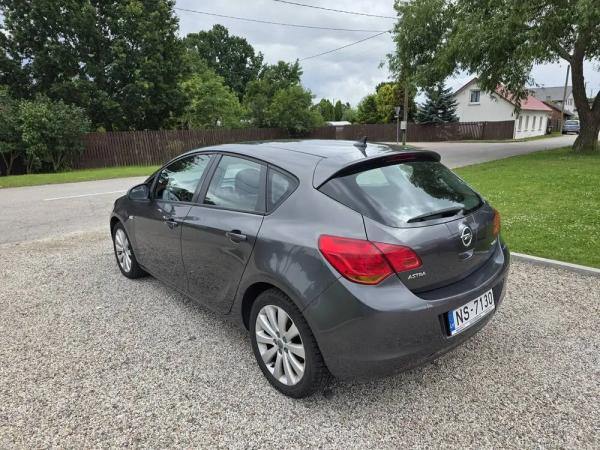Pelēks Opel Astra 2011 Ventspils, ar dzinēja tilpumu 1.30 L un nobraukumu 235 tūkst. km par 3590 €, foto 8 vietnē AUTOMOTO.COM.LV