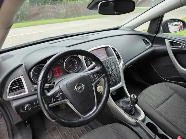 Pelēks Opel Astra 2011 Ventspils, ar dzinēja tilpumu 1.30 L un nobraukumu 235 tūkst. km par 3590 €, foto 10 vietnē AUTOMOTO.COM.LV