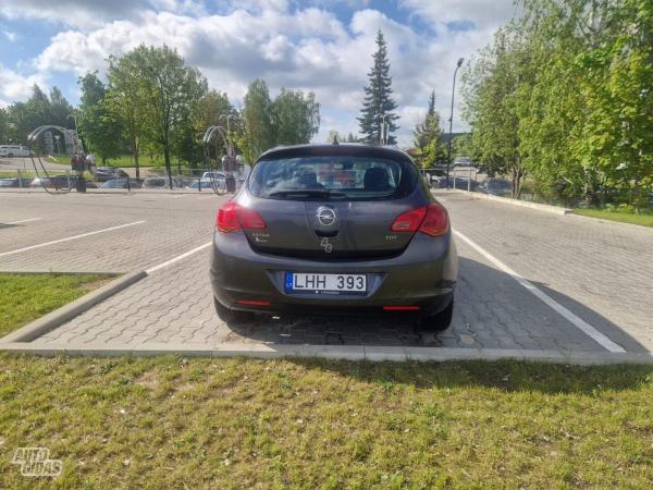 Pelēks Opel Astra 2011 Kauņa, ar dzinēja tilpumu 1.70 L un nobraukumu 240 tūkst. km par 2499 €, foto 6 vietnē AUTOMOTO.COM.LV