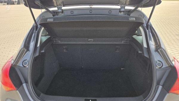 Grey Opel Astra 2011 in Marijampole, with an engine capacity of 1.36 L and mileage of 197 thousand km for 3700 €, photo 6 on AUTOMOTO.COM.LV