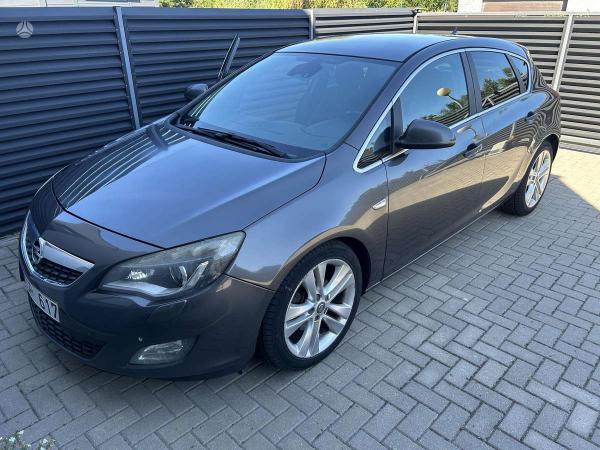 Pelēks Opel Astra 2011 Kauņa, ar dzinēja tilpumu 1.69 L un nobraukumu 265 tūkst. km par 1999 €, foto 1 vietnē AUTOMOTO.COM.LV