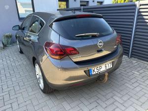 Grey Opel Astra 2011 in Kaunas, with an engine capacity of 1.69 L and mileage of 265 thousand km for 1999 €, photo 4 on AUTOMOTO.COM.LV