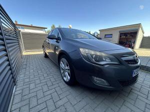 Grey Opel Astra 2011 in Kaunas, with an engine capacity of 1.69 L and mileage of 265 thousand km for 1999 €, photo 11 on AUTOMOTO.COM.LV