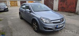 Grey Opel Astra 2011 in Riga, with an engine capacity of 1.40 L and mileage of 161 thousand km for 2800 €, photo 3 on AUTOMOTO.COM.LV