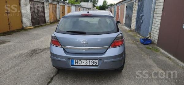 Pelēks Opel Astra 2011 Rīga, ar dzinēja tilpumu 1.40 L un nobraukumu 161 tūkst. km par 2800 €, foto 4 vietnē AUTOMOTO.COM.LV