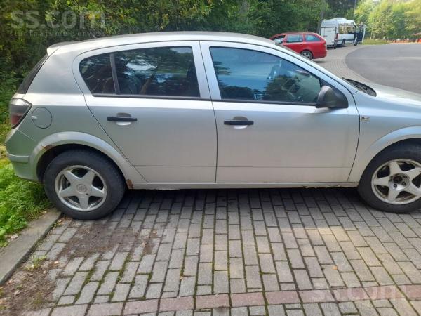 Pelēks Opel Astra 2011 Rīga, ar dzinēja tilpumu 1.70 L un nobraukumu 350 tūkst. km par 1550 €, foto 2 vietnē AUTOMOTO.COM.LV