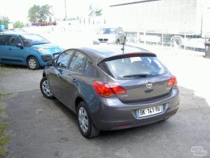 Grey Opel Astra 2011 in Vilnius, with an engine capacity of 1.40 L and mileage of 160 thousand km for 3299 €, photo 5 on AUTOMOTO.COM.LV