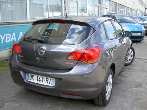 Grey Opel Astra 2011 in Vilnius, with an engine capacity of 1.40 L and mileage of 160 thousand km for 3299 €, photo 7 on AUTOMOTO.COM.LV