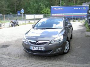 Grey Opel Astra 2011 in Vilnius, with an engine capacity of 1.40 L and mileage of 160 thousand km for 3299 €, photo 9 on AUTOMOTO.COM.LV