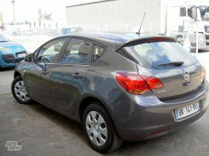 Grey Opel Astra 2011 in Vilnius, with an engine capacity of 1.40 L and mileage of 160 thousand km for 3299 €, photo 10 on AUTOMOTO.COM.LV