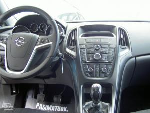Grey Opel Astra 2011 in Vilnius, with an engine capacity of 1.40 L and mileage of 160 thousand km for 3299 €, photo 14 on AUTOMOTO.COM.LV