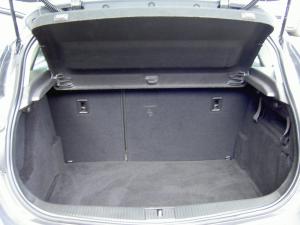 Grey Opel Astra 2011 in Vilnius, with an engine capacity of 1.40 L and mileage of 160 thousand km for 3299 €, photo 18 on AUTOMOTO.COM.LV