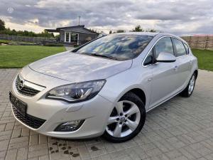 Grey Opel Astra 2011 in Vilnius, with an engine capacity of 1.60 L and mileage of 200 thousand km for 4200 €, photo  on AUTOMOTO.COM.LV