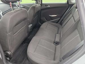 Grey Opel Astra 2011 in Vilnius, with an engine capacity of 1.60 L and mileage of 200 thousand km for 4200 €, photo 11 on AUTOMOTO.COM.LV