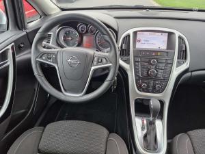 Grey Opel Astra 2011 in Vilnius, with an engine capacity of 1.60 L and mileage of 200 thousand km for 4200 €, photo 17 on AUTOMOTO.COM.LV